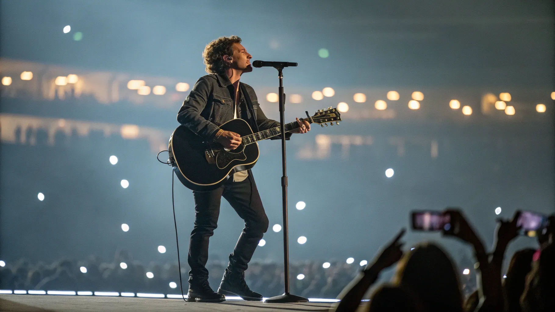 Music Icon Skips VMAs for Social Media Performance